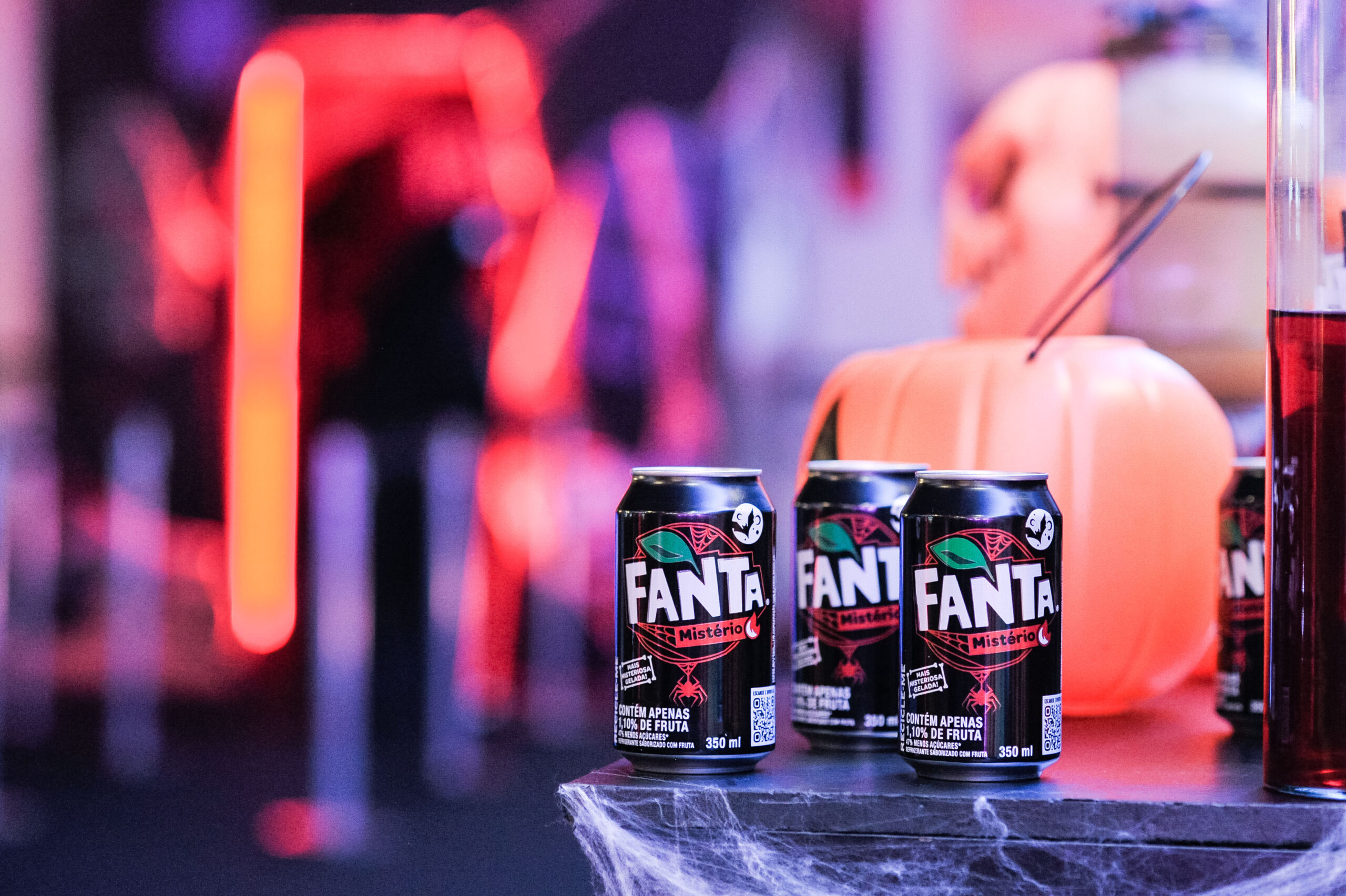 Fanta Mistério inova com lançamento de lata que muda de cor quando gela ...